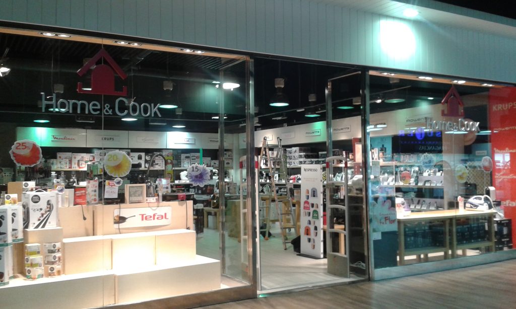 Rótulos corpóreos para Centros comerciales en Madrid - Rótulos Metaluz